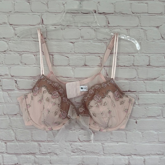 Enchanted | Intimates & Sleepwear | Enchanted Pink Lace Bra Size 42c ...
